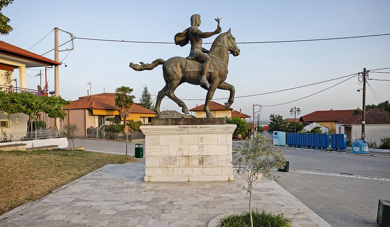 Γιατί η δεξιά της Δεξιάς σαρώνει στη Βόρεια Ελλάδα; «Οι άλλοι εκεί κάτω ...